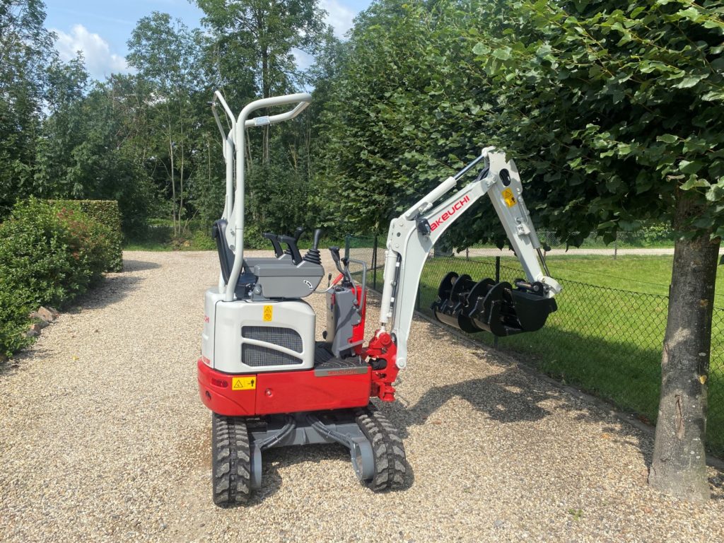 Nieuwe Takeuchi TB210 R - van Elk
